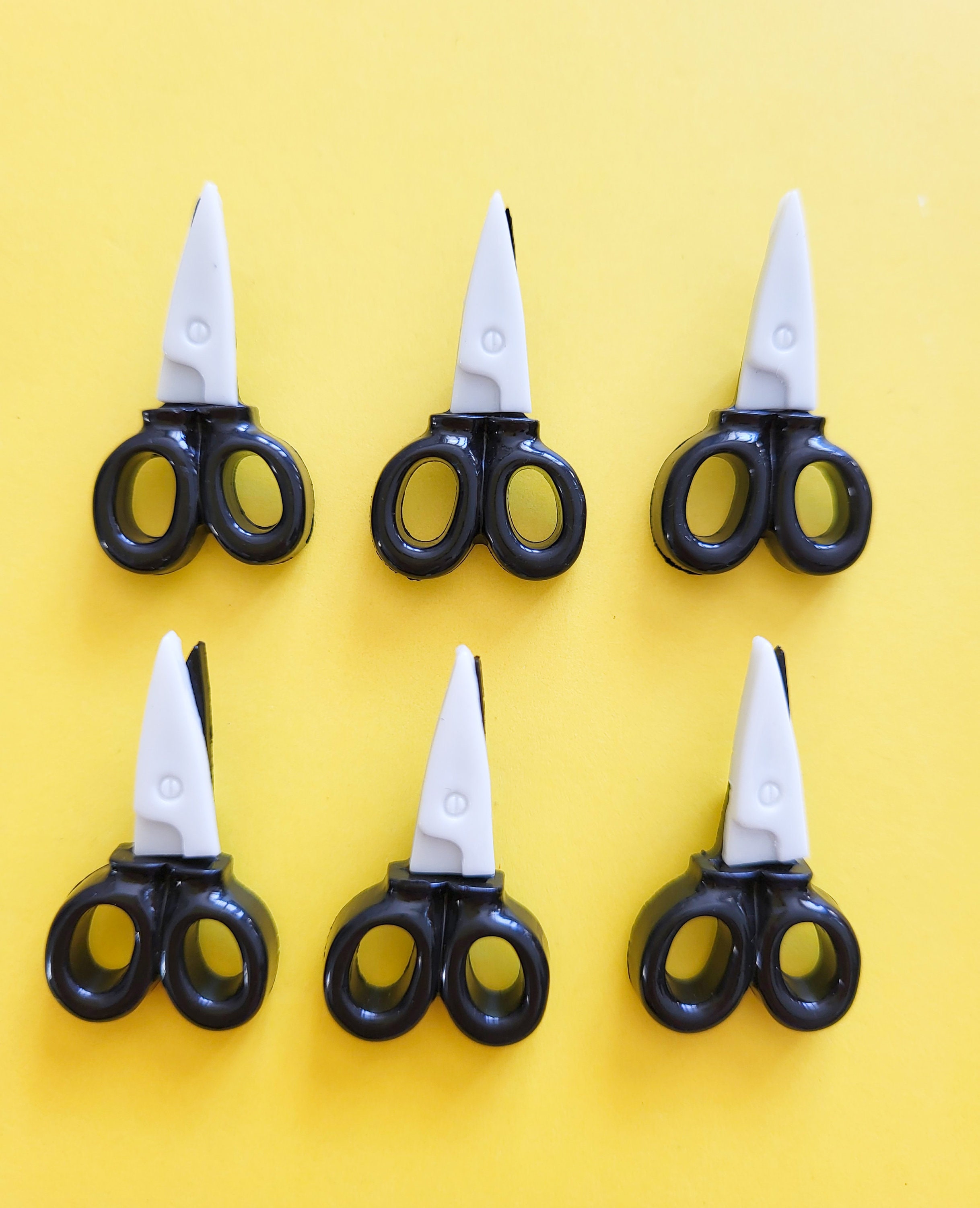 6 Pcs Scissors Themed Buttons, Scissors Embellishments, Sewing for ...