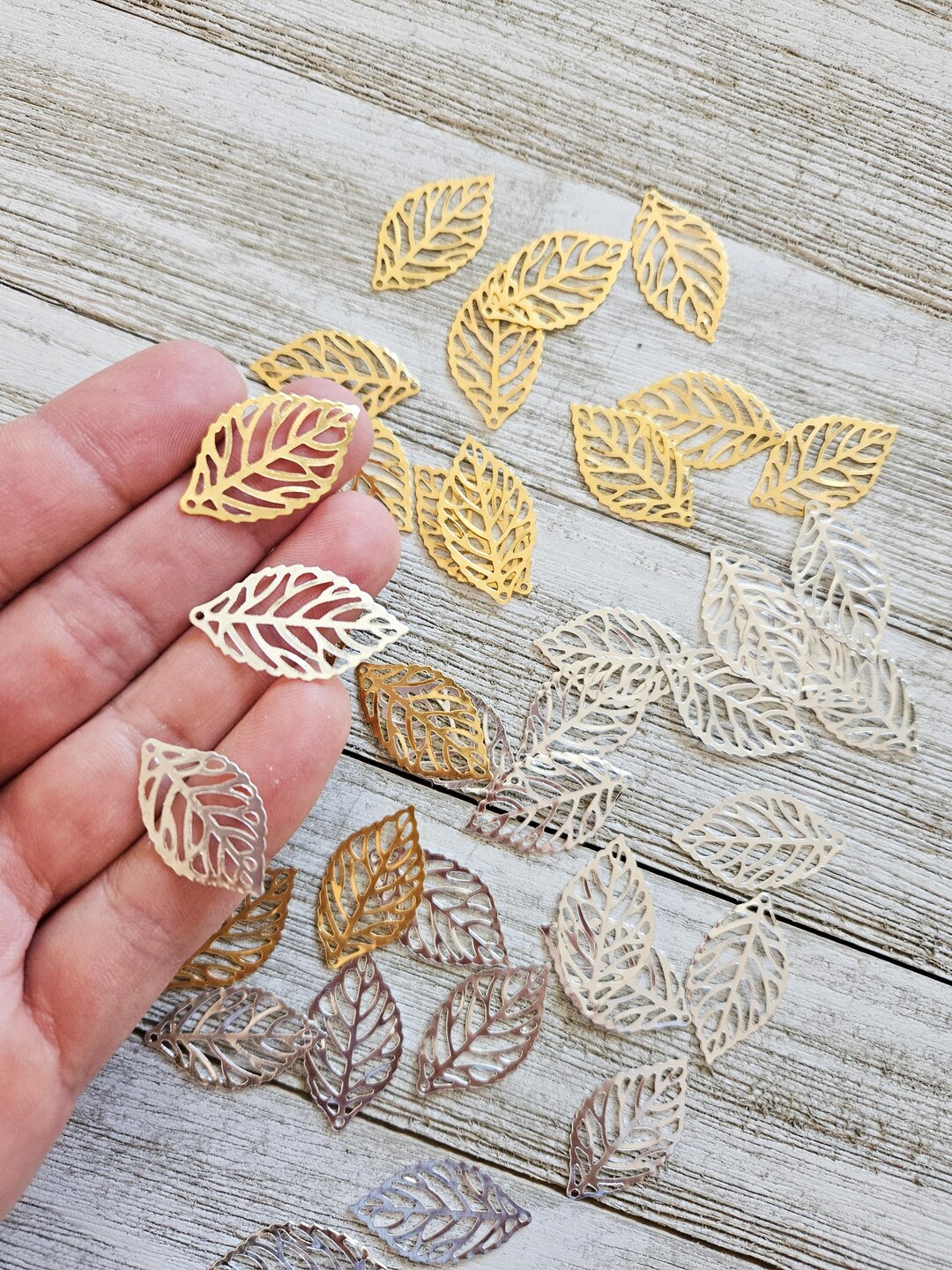 Pack 20x Metal Leaves in Gold or Silver/ Leaves Embellishments/ Mini ...