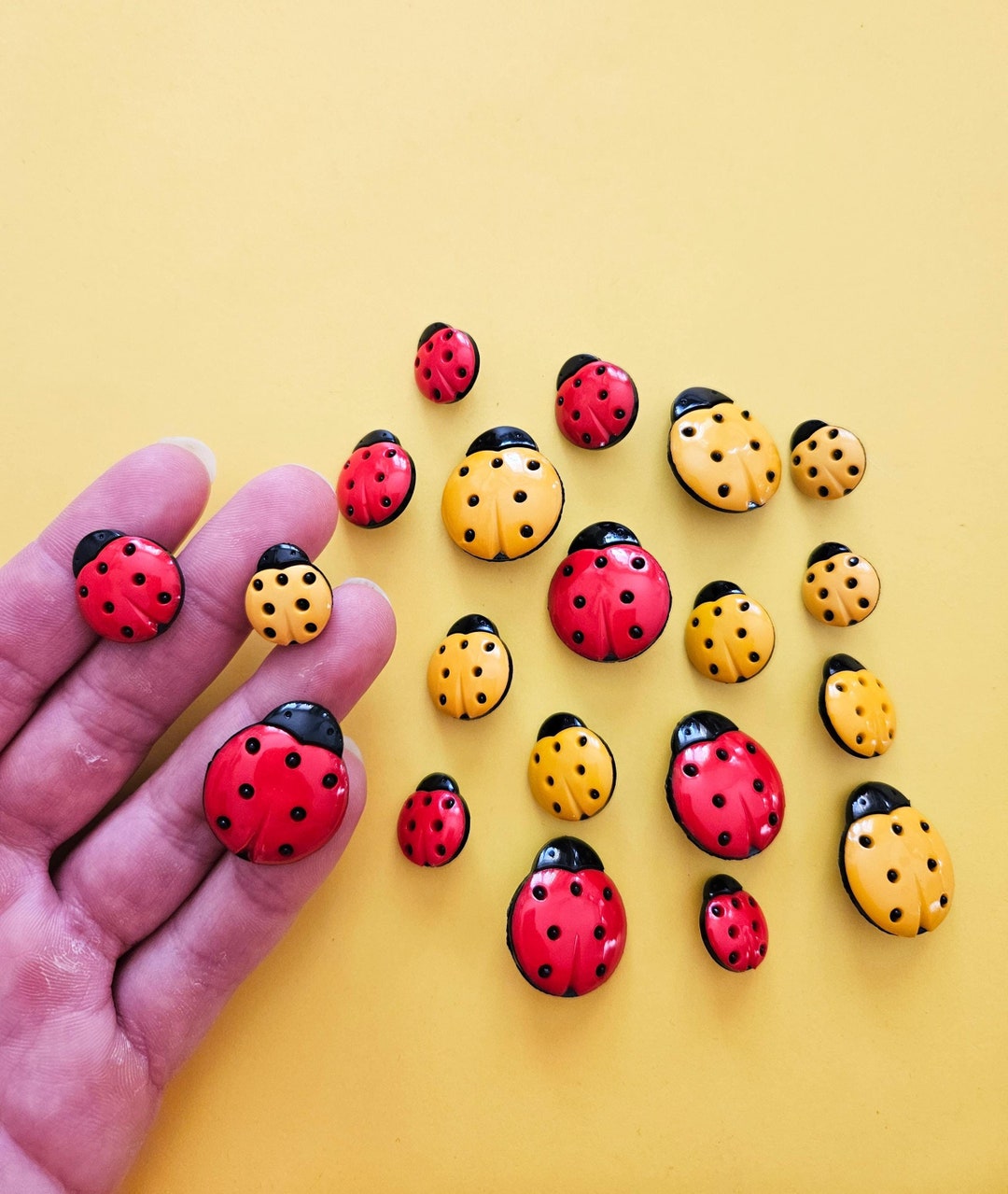 20pcs Ladybug Plastic Buttons – Red & Yellow Embellishments - Etsy