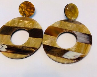 Round Shell Earrings - Etsy