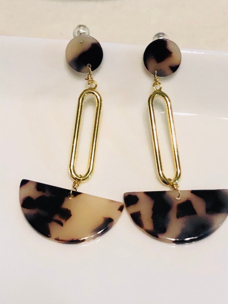 Tortoise shell dangle drop earrings Ash blonde semicircle | Etsy