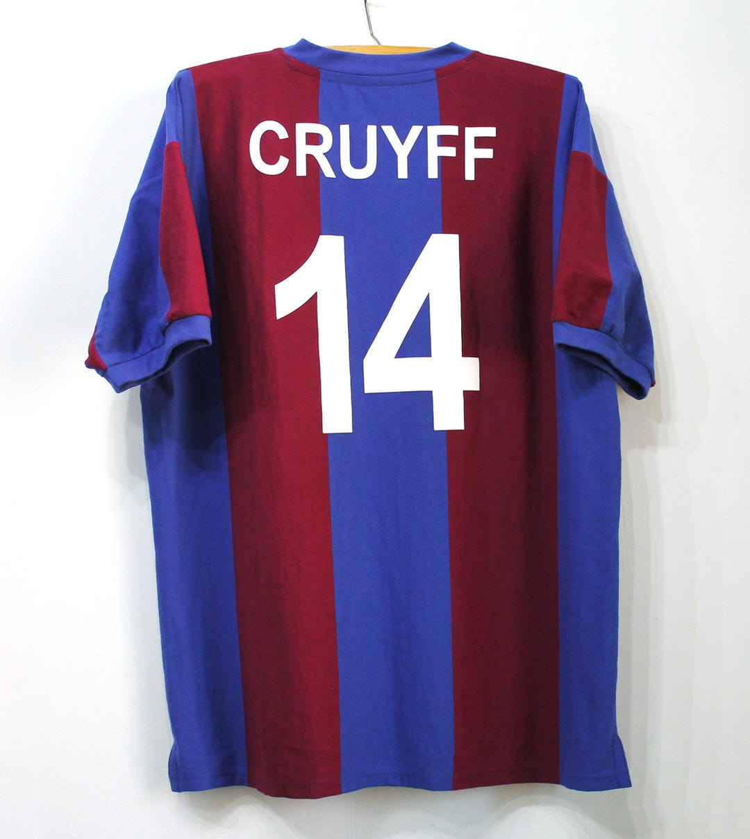 Retro FC Barcelona Cruyff Jersey - Vintage Scoredraw Football T-shirt ...