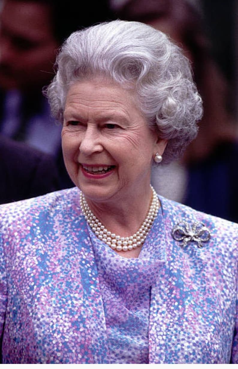 MADE TO ORDER Queen Elizabeth Wig, Drag Wig, Halloween Wig, Costume Wig ...