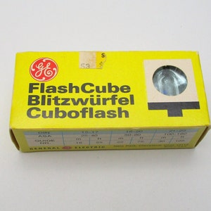 Vintage GE Flash Cube - Dandtbarnfinds - Etsy