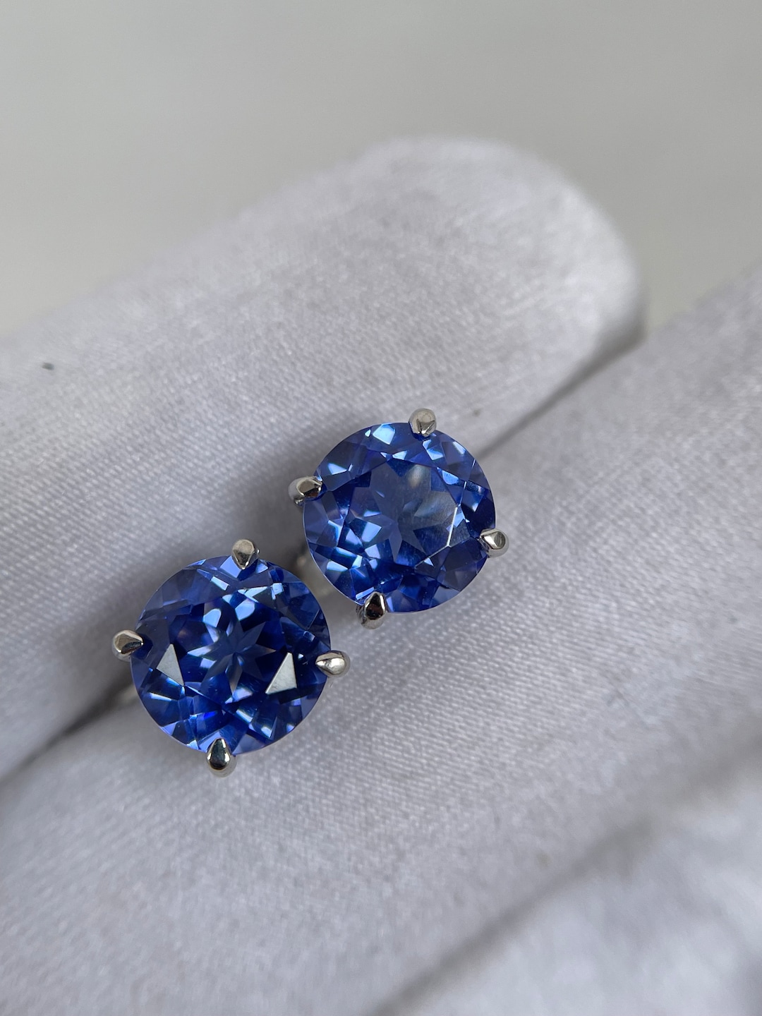 14k Solid Gold Tanzanite Studs: Round Cut Bridal Earrings - Etsy