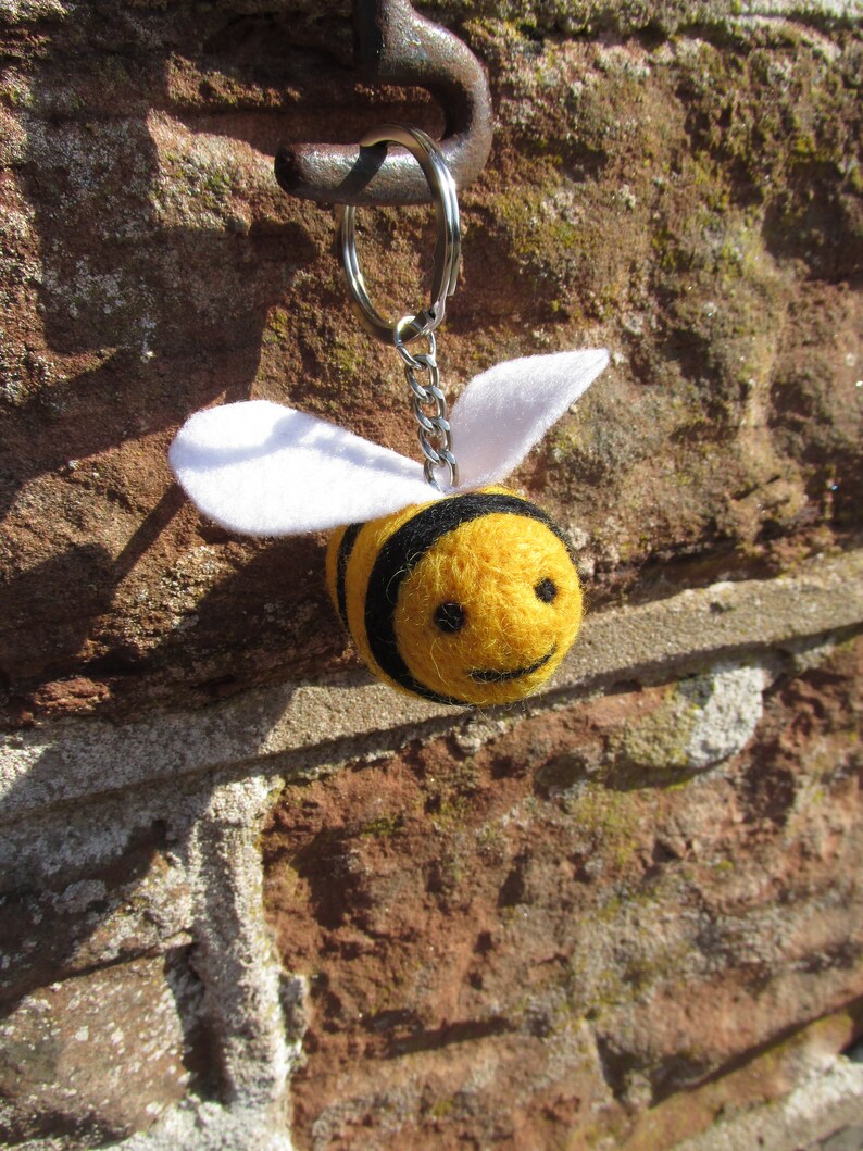 Needle Felted Bumble Bee Keyring - Etsy