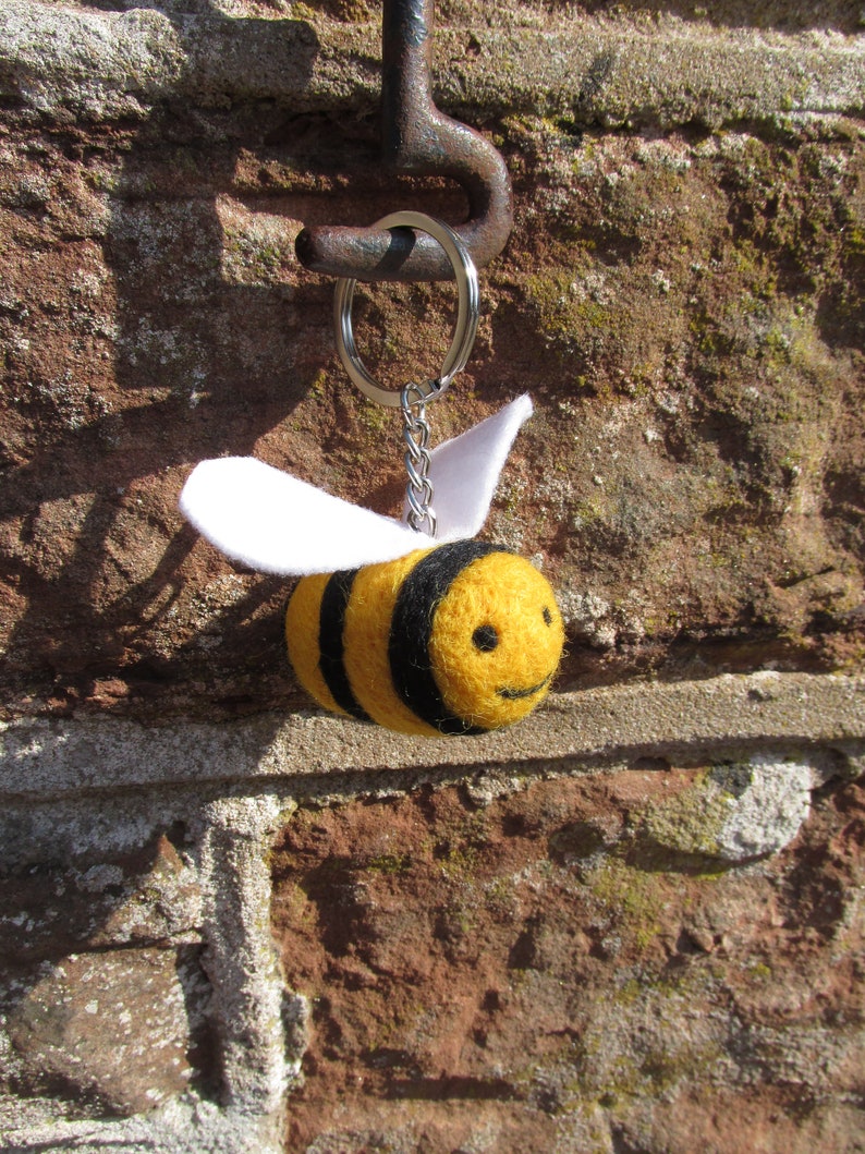 Needle Felted Bumble Bee Keyring - Etsy