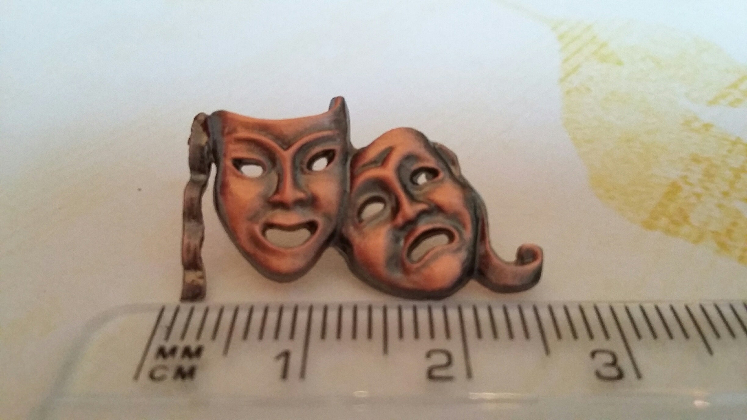 Comedy Tragedy Drama Theatre Mask 25mm Lapel Pin Brooch Badge in Gold ...