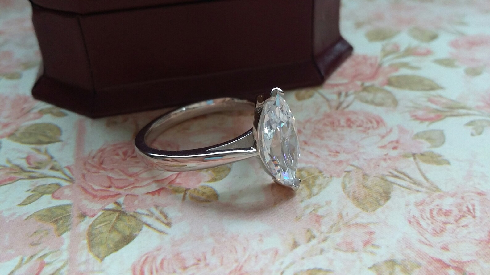 925 Sterling Silver 2.4mm Rhodium Plated Two Claw 12mm X 6mm Marquise ...