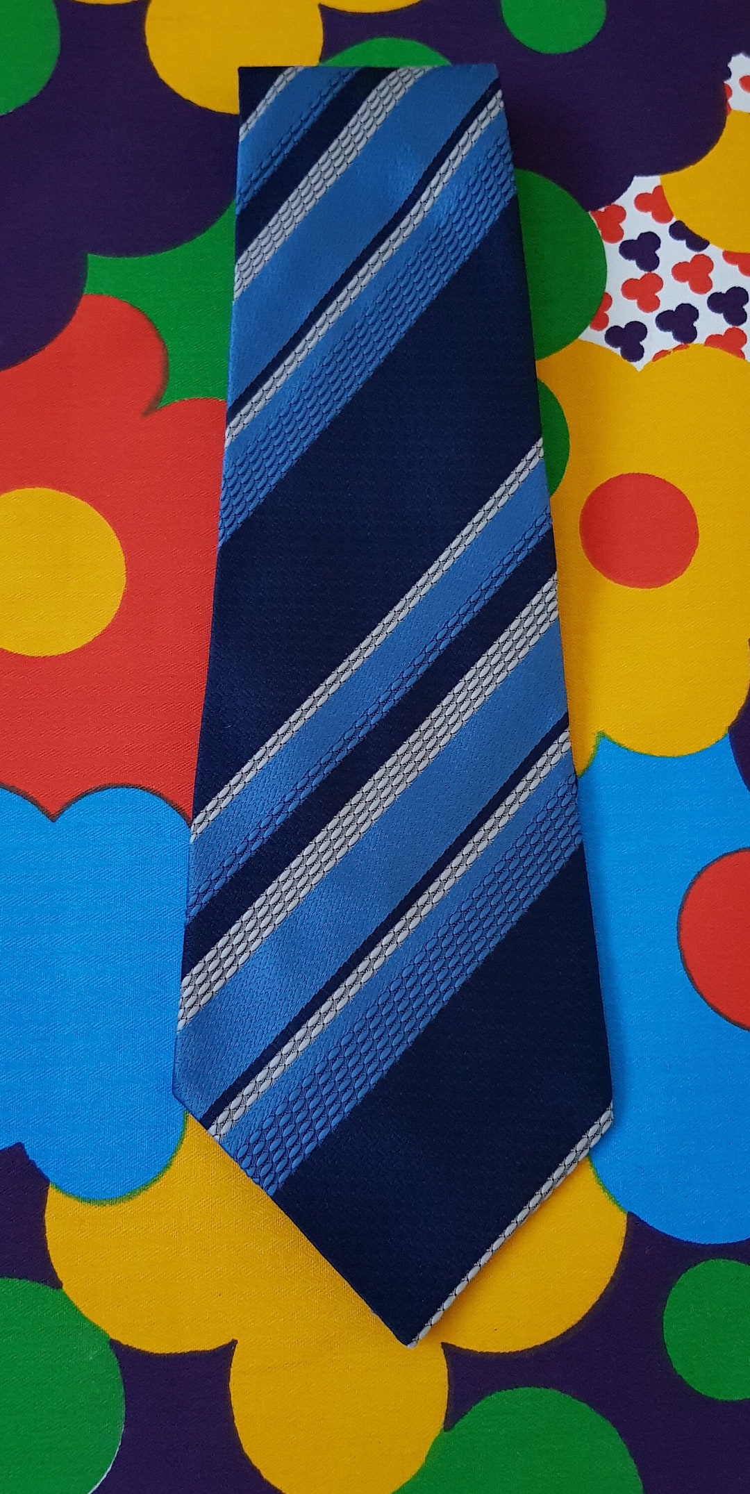 Vintage Men's Tie: Groovy Vintage 1970s Shades of Blue Striped Kipper ...