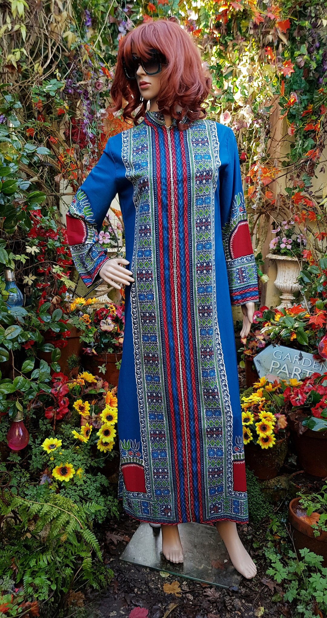 Vintage Kaftan: Striking Vintage 1970s Blue and Red Batik Zip Front ...