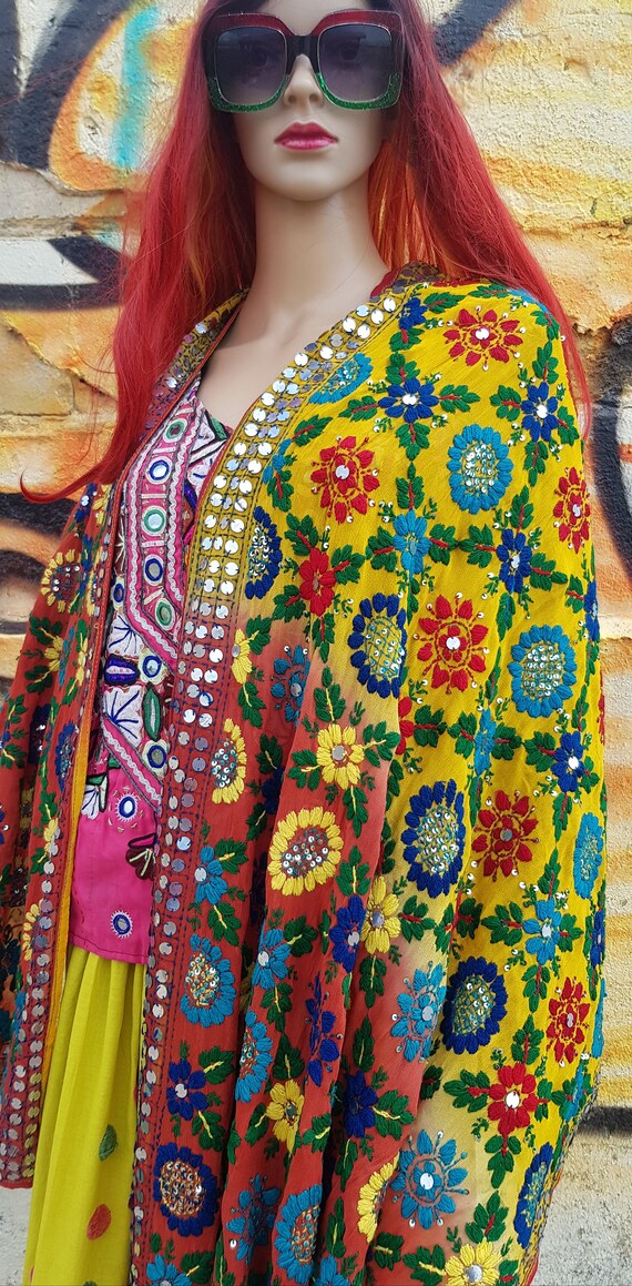 Vintage Shawl: Stunning Vintage 1970s Red and Yellow … - Gem