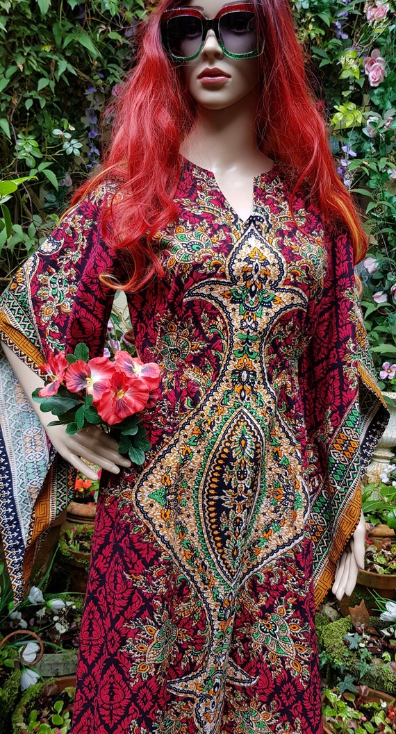 Vintage Kaftan: Gorgeous Vintage 1970s/80s Red Batik … - Gem