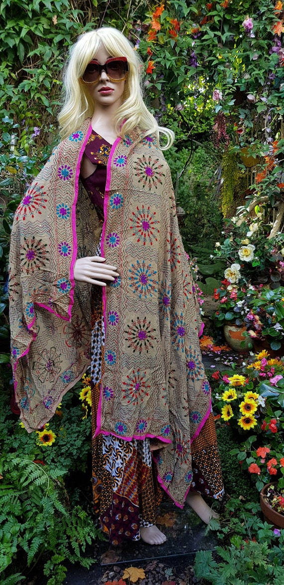 Vintage Shawl: Beautiful Vintage 1970s Olive Beige Em… - Gem