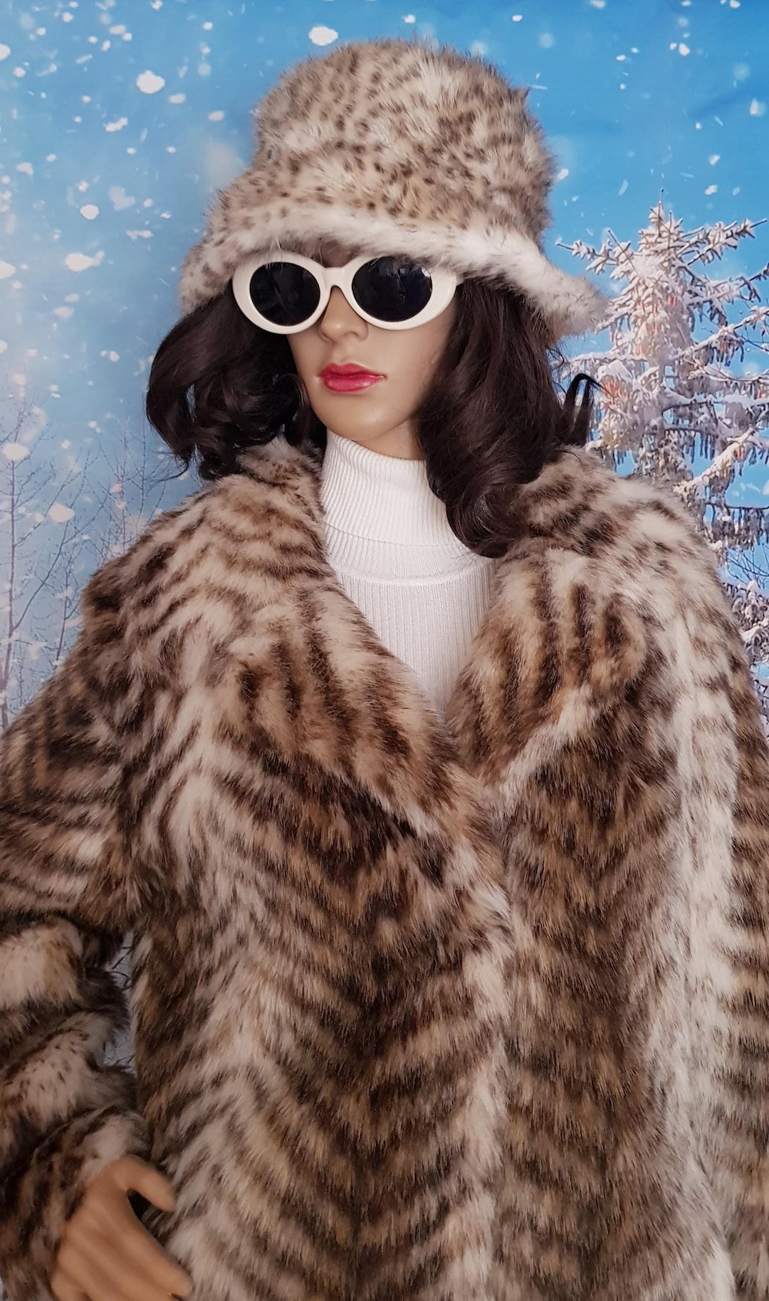 Vintage Hat: Gorgeous Vintage 1970s / 1980s White, Grey and Brown Faux ...