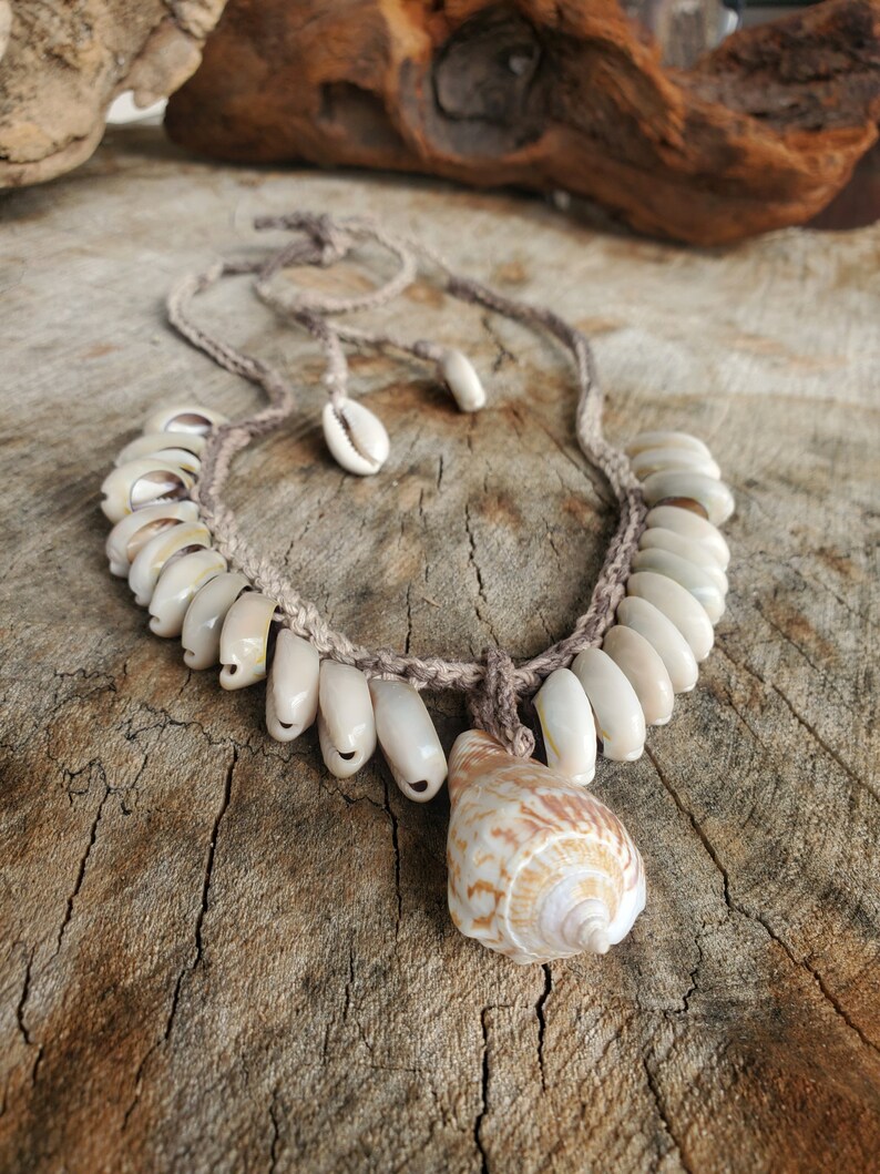 Crocheted Cowrie Shell Statement Necklace - Etsy
