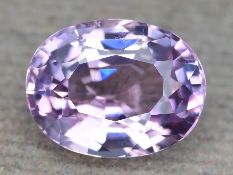 Lotus Gold Certified Taaffeite 3.90 Ct Forbes's 2nd - Etsy