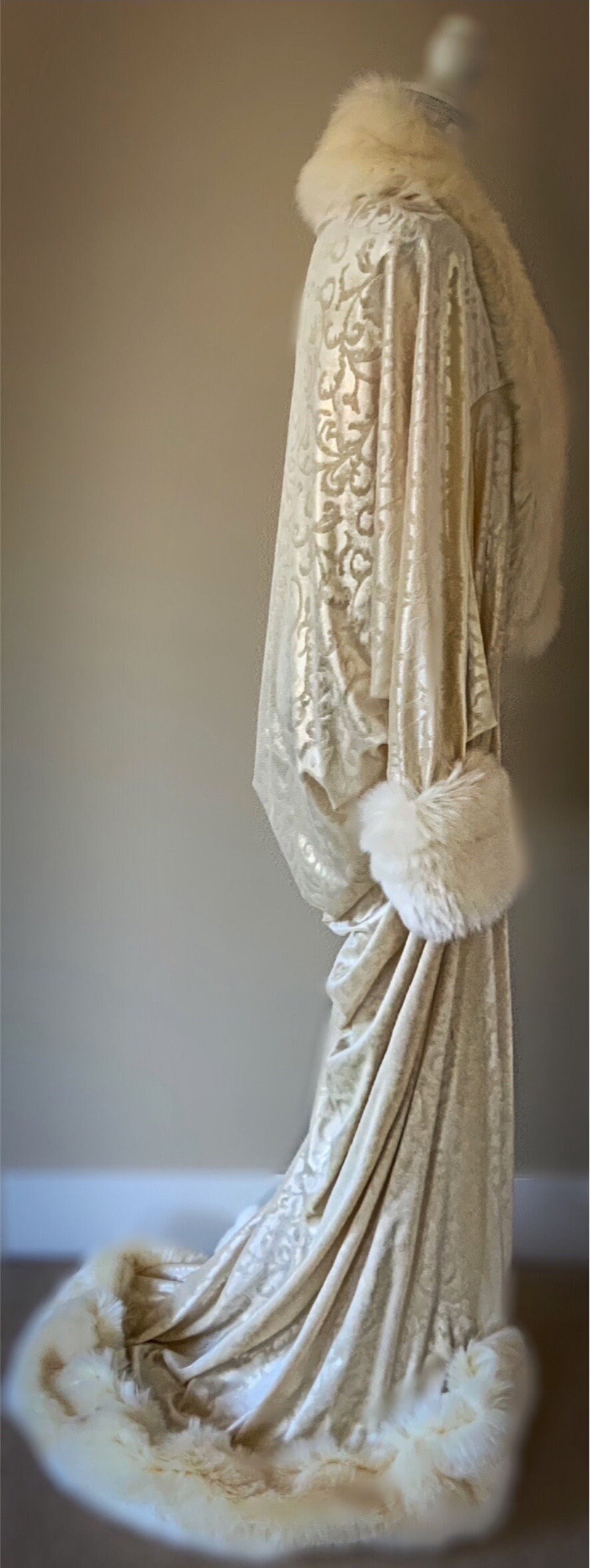 Embossed Velvet Robe & Turban Set: 1920s Old Hollywood Style, Faux Fur ...