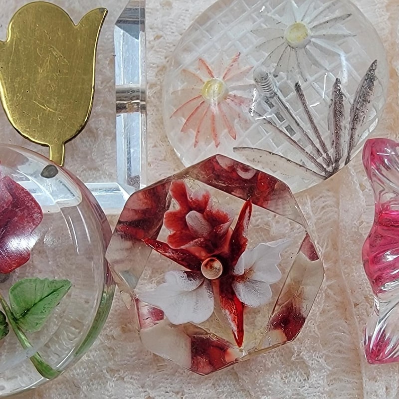 Vintage Lucite Buttons. - Etsy