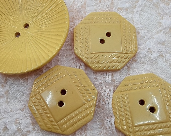 Vintage Butterscotch Yellow Bakelite Gear Shaped Sew Thru Buttons - Set ...