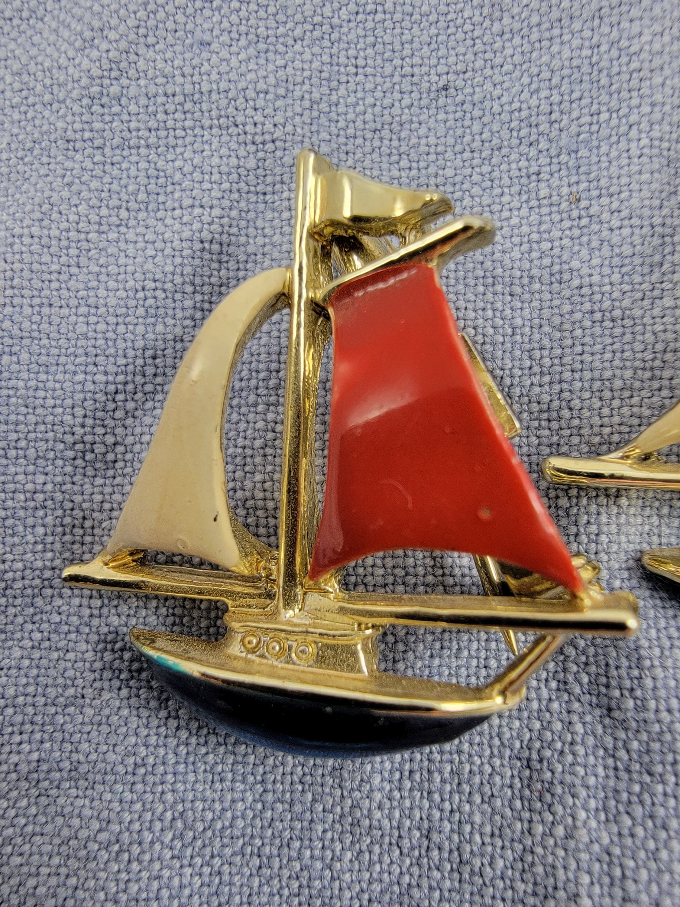Vintage Gerry's Gold Red White and Blue Sailboat Pins Set of 2 - Etsy