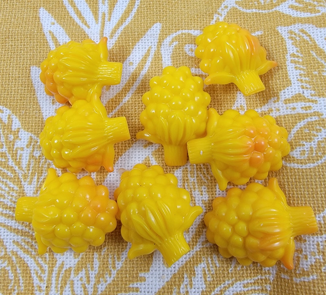Vintage Realistic Novelty Goofy Early Plastic Yellow Corn Buttons - Set ...