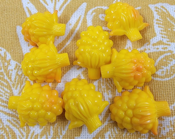 Vintage Realistic Novelty Goofy Early Plastic Yellow Corn Buttons - Set ...