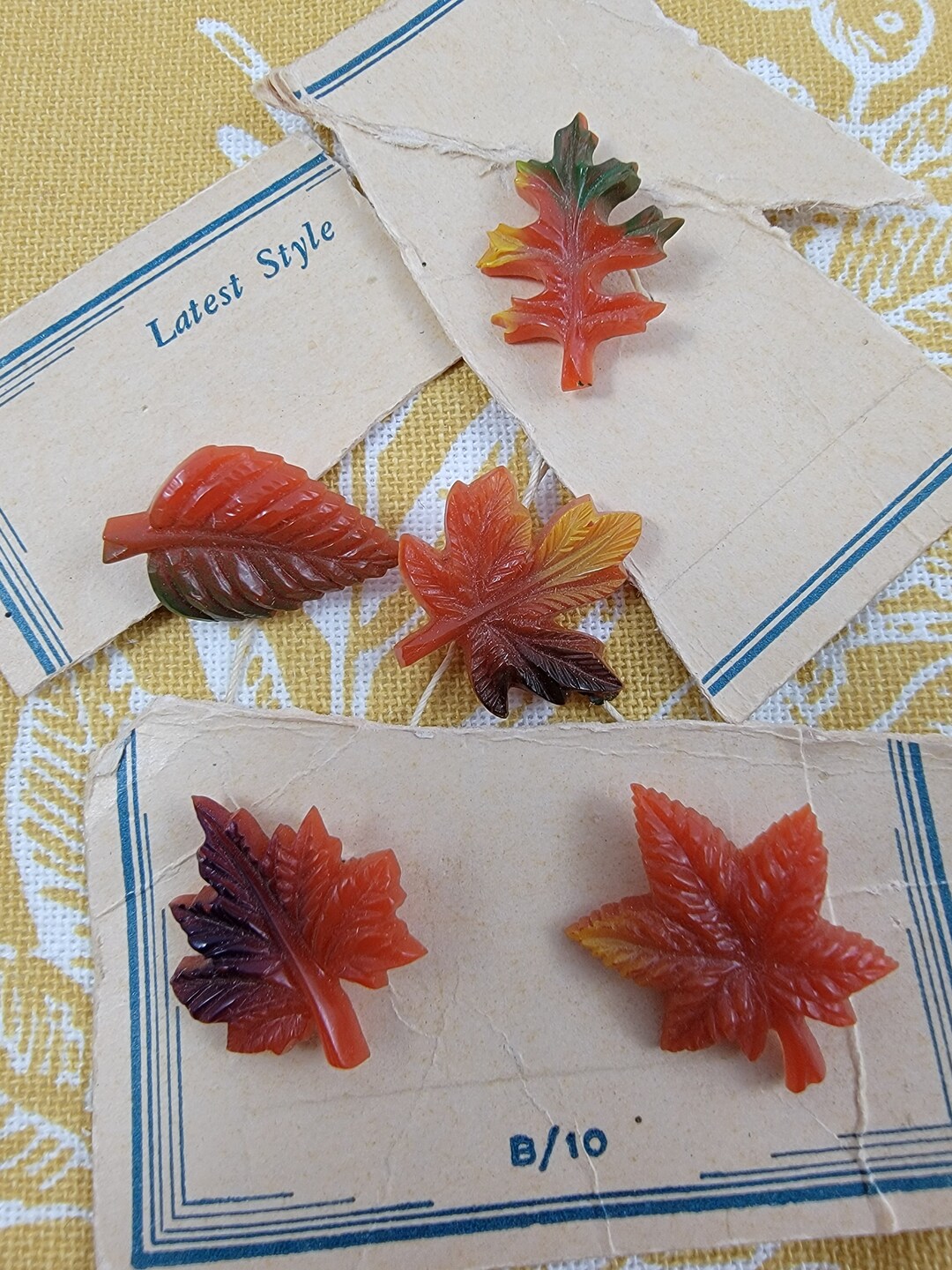Vintage Realistic Early Plastic Leaf Buttons Set of 5 - Etsy