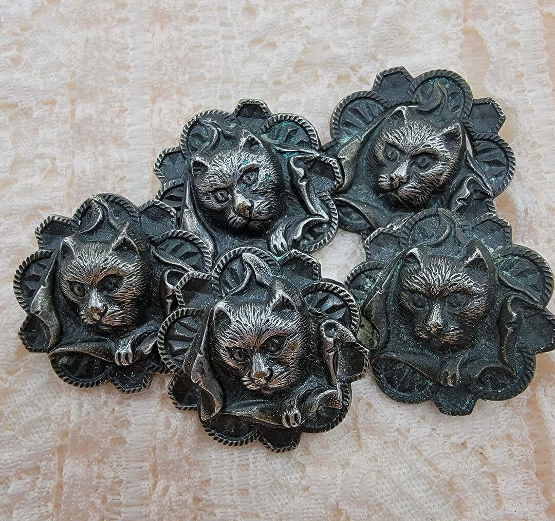 YOUR CHOICE Vintage White Metal Circus Cat Jumping Through Hoop Button ...