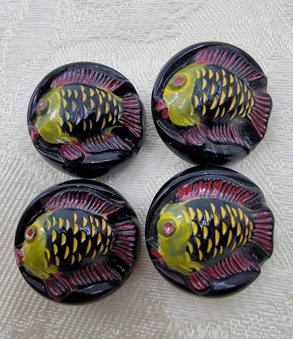 YOUR CHOICE Vintage Molded Glass Fish Button With Self Shank - Etsy