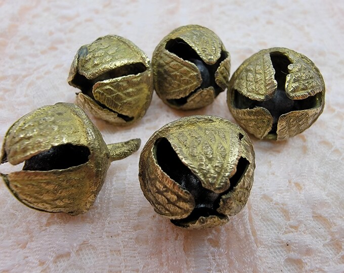 Vintage Gold Colored Metal Bell Buttons - Set of 5 - Etsy