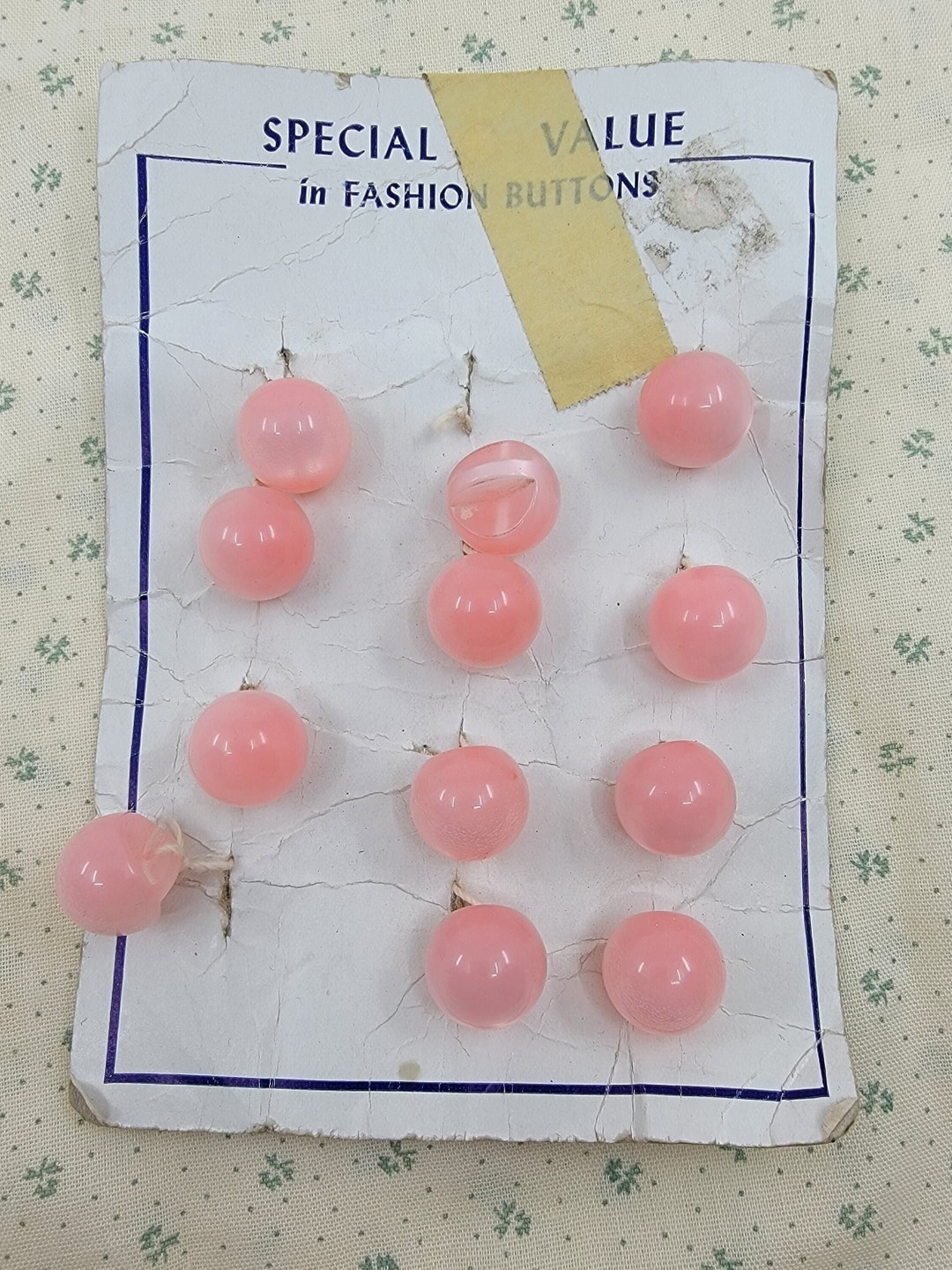 Vintage Special Value in Fashion Buttons Bubblegum Pink Round Plastic ...
