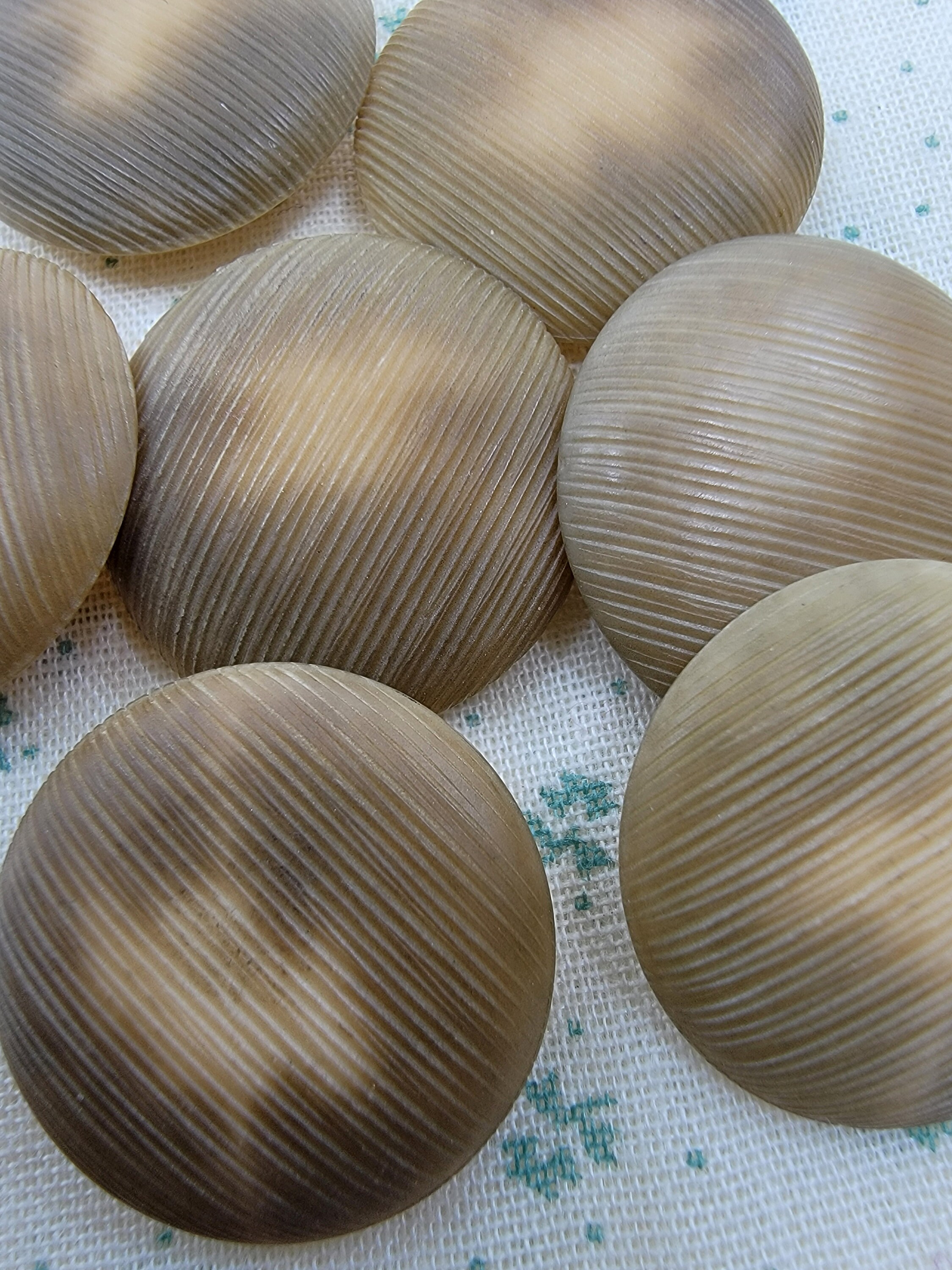 Vintage La Mode Lined Brown Composition Buttons With Self Shanks - Set ...