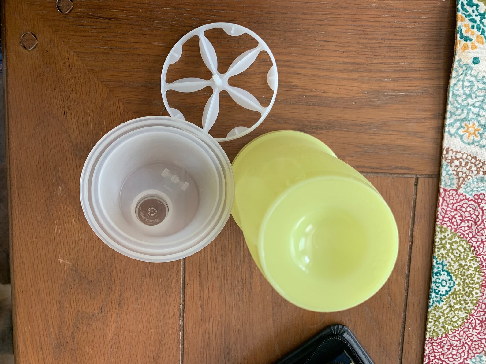 Vintage Tupperware Quick Shake Container - Yellow 844 - Etsy