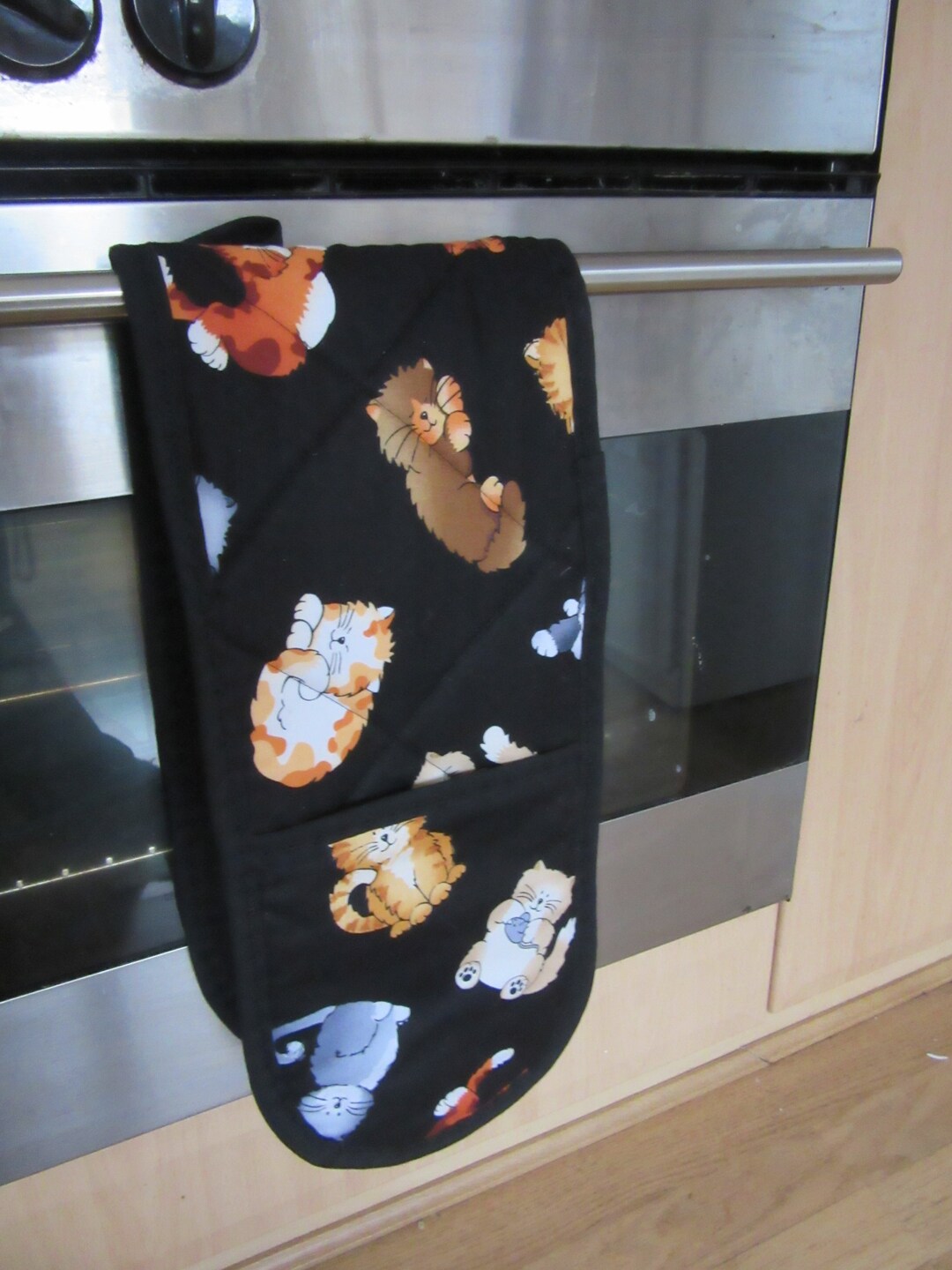 Kitchen Gift, Cat Print Oven Mitts, Black Oven Gloves, Padded Oven ...