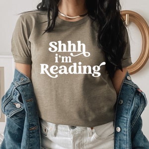 Shh I'm Reading T-shirt Women's Graphic Tee Book Lover Bibliophile ...