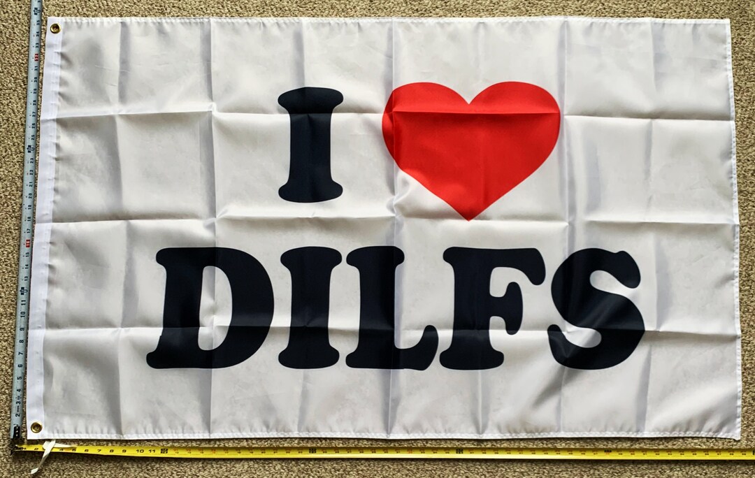 DILF Flag FREE SHIPPING I Heart Dilfs White Mom Dad Bod College Dorm ...