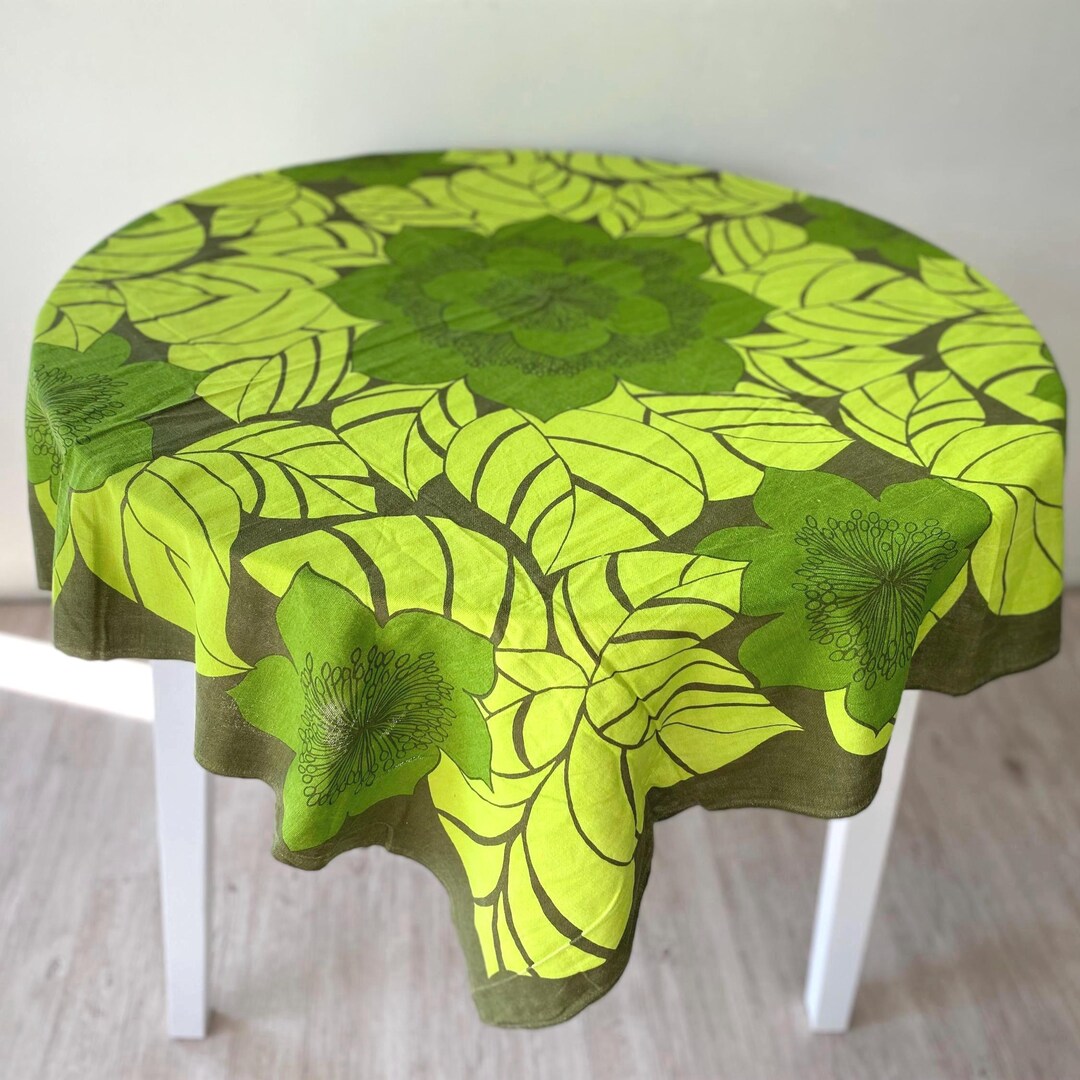 70s Flower Power Tablecloth: Vintage Cotton Cottage Decor - Etsy