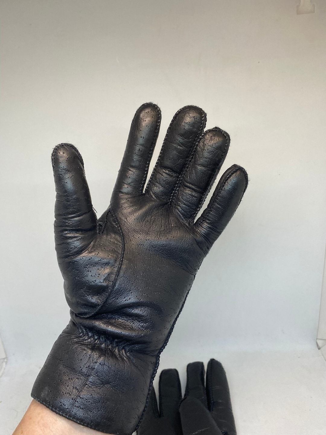 Fownes Black Leather Gloves: Fleece Lined, Medium - Etsy