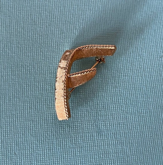 Vintage letter f - Gem