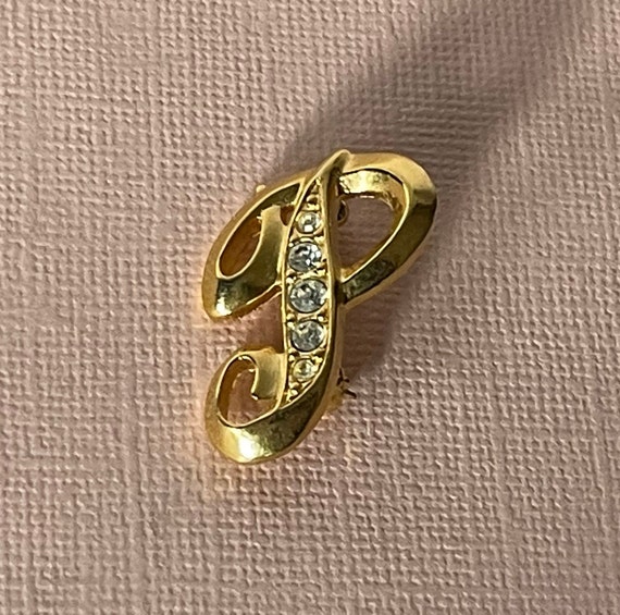 Vintage letter P brooch, Signed Avon letter P pin, go… - Gem