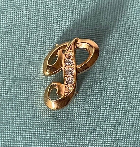 Vintage letter P brooch, Signed Avon letter P pin, go… - Gem