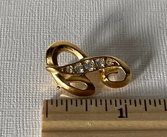 Vintage letter P brooch, Signed Avon letter P pin, go… - Gem