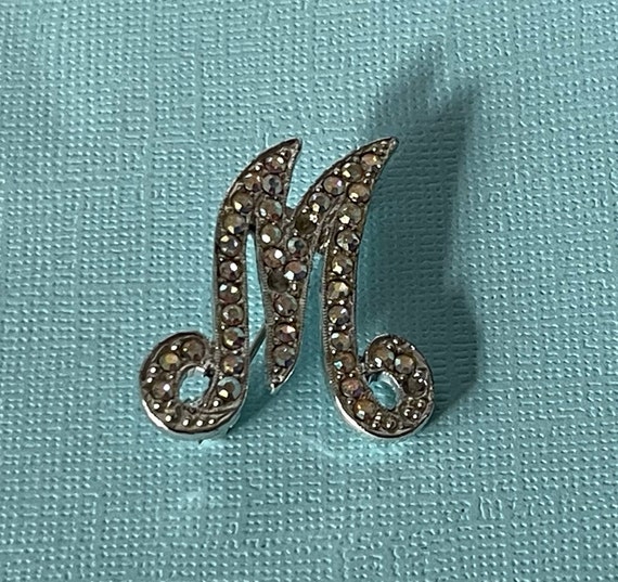 Vintage letter M brooch, rhinestone letter M pin, let… - Gem
