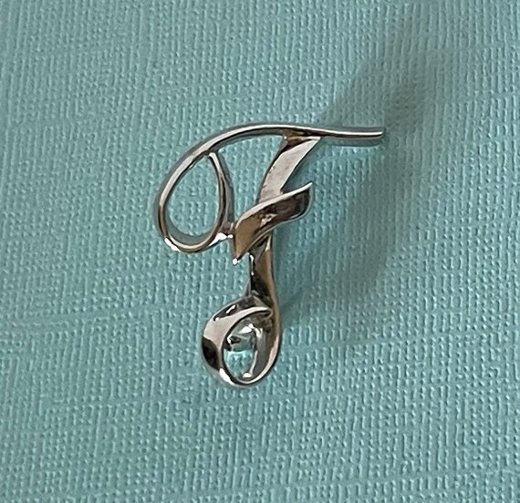 Vintage signed Sarah letter F brooch, Sarah Coventry,… - Gem