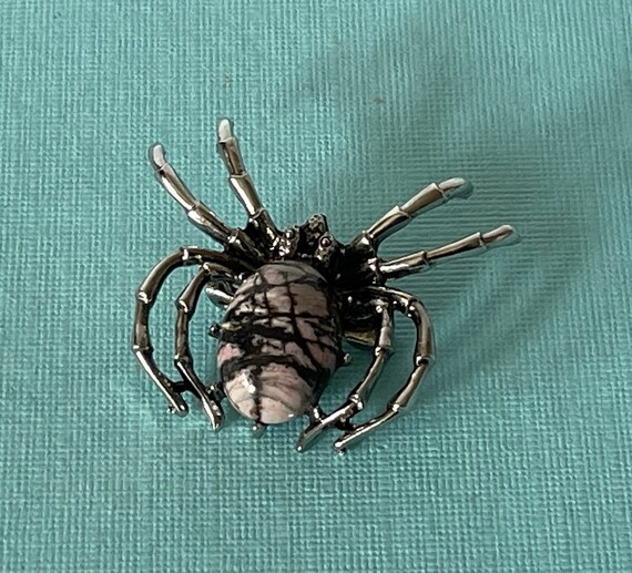 Rhodochrosite spider brooch, tarantula pin, spider je… - Gem