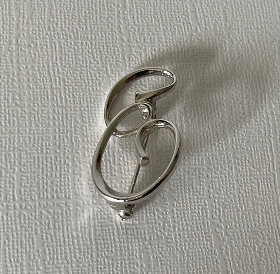 Vintage letter e brooch, signed Sarah letter E pin, S… - Gem