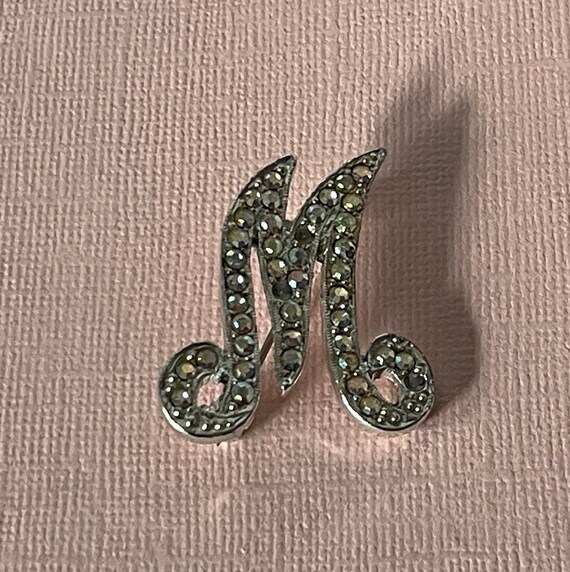 Vintage letter M brooch, rhinestone letter M pin, let… - Gem