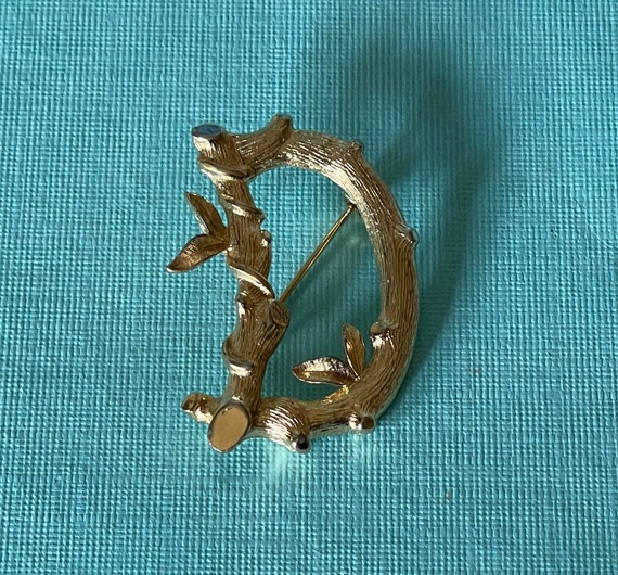 VIntage letter D brooch, signed Sarah, Sarah Coventry… - Gem