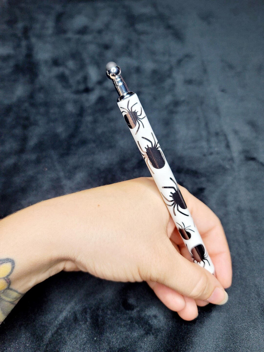 Creepy Spiders Glow in the Dark Pen | Refillable Ink Pens | Halloween ...